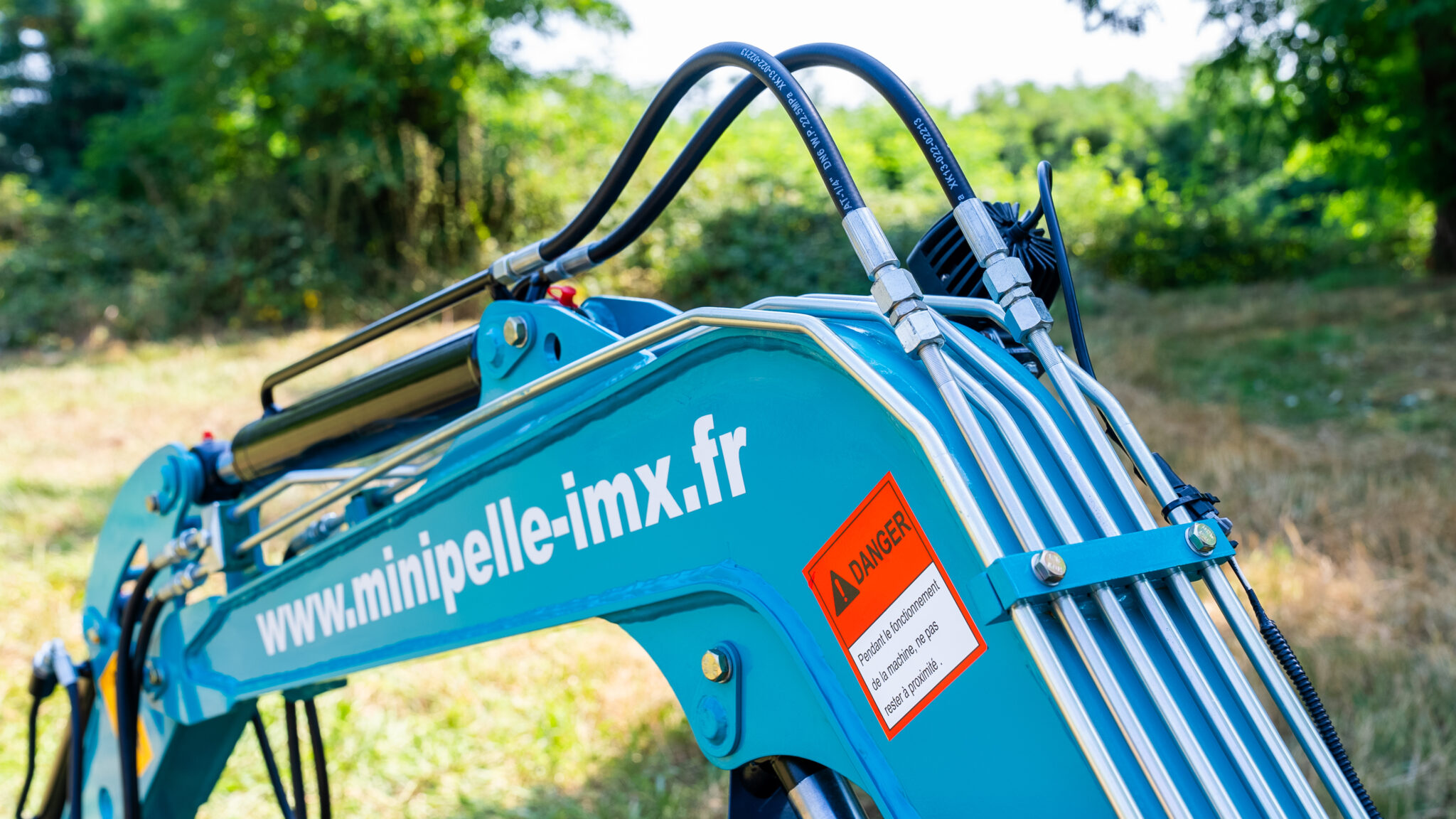 Mini Pelle 1T+ compacte et moteur diesel sur Minipelle IMX